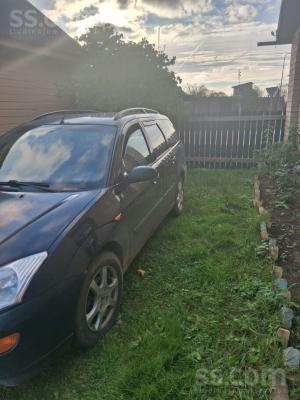 Black Ford Focus 2000 in Ludza, with an engine capacity of 1.80 L and mileage of 395 thousand km for 1200 €, photo 4 on AUTOMOTO.COM.LV