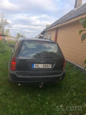 Black Ford Focus 2000 in Ludza, with an engine capacity of 1.80 L and mileage of 395 thousand km for 1200 €, photo 5 on AUTOMOTO.COM.LV