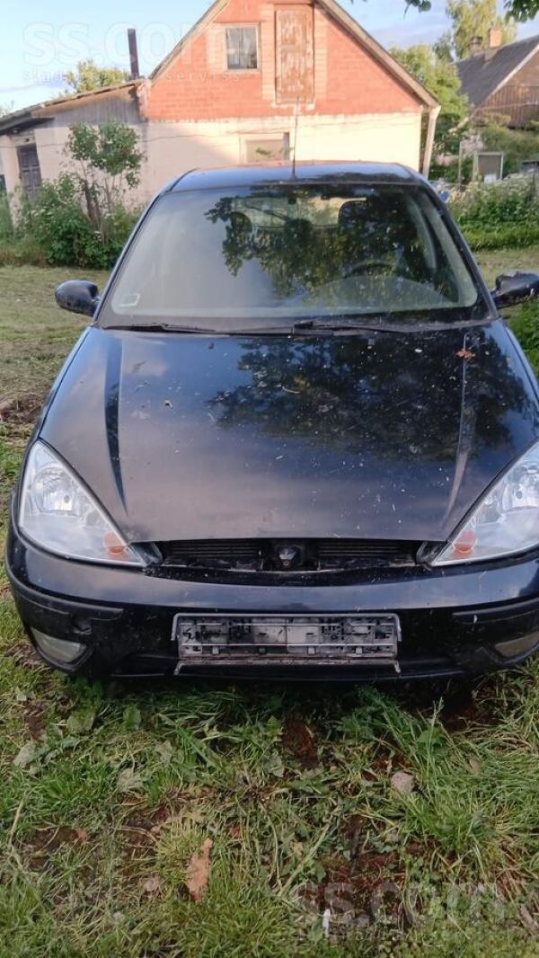Black Ford Focus 2000 in Ludza, with an engine capacity of 1.80 L and mileage of 395 thousand km for 1200 €, photo 7 on AUTOMOTO.COM.LV
