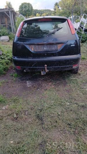 Black Ford Focus 2000 in Ludza, with an engine capacity of 1.80 L and mileage of 395 thousand km for 1200 €, photo 9 on AUTOMOTO.COM.LV