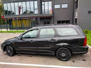 Black Ford Focus 2000 in Riga, with an engine capacity of 1.60 L and mileage of 275 thousand km for 500 €, photo 4 on AUTOMOTO.COM.LV