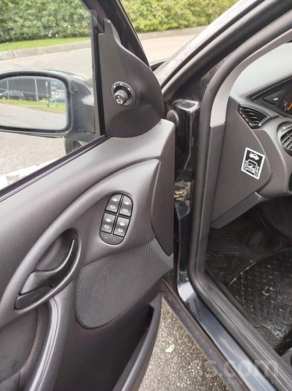 Black Ford Focus 2000 in Riga, with an engine capacity of 1.60 L and mileage of 275 thousand km for 500 €, photo 10 on AUTOMOTO.COM.LV