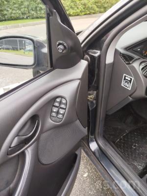 Black Ford Focus 2000 in Riga, with an engine capacity of 1.60 L and mileage of 275 thousand km for 500 €, photo 10 on AUTOMOTO.COM.LV