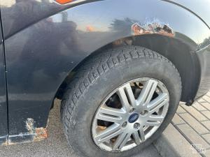 Black Ford Focus 2004 in Kaunas, with an engine capacity of 1.80 L and mileage of 321 thousand km for 499 €, photo 12 on AUTOMOTO.COM.LV
