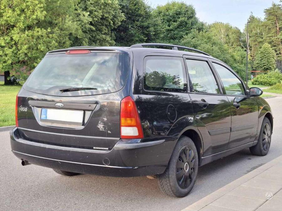 Melns Ford Focus 2004 Viļņa, ar dzinēja tilpumu 1.80 L un nobraukumu 276 tūkst. km par 300 €, foto 3 vietnē AUTOMOTO.COM.LV