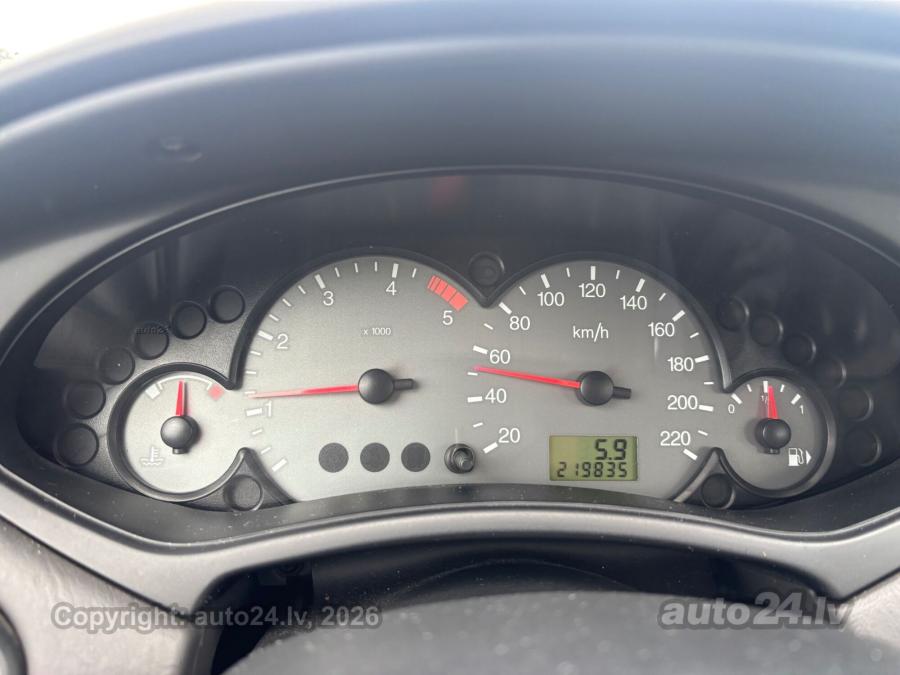 Black Ford Focus 2005 in Tallinn, with an engine capacity of 1.80 L and mileage of 219 thousand km for 999 €, photo 12 on AUTOMOTO.COM.LV