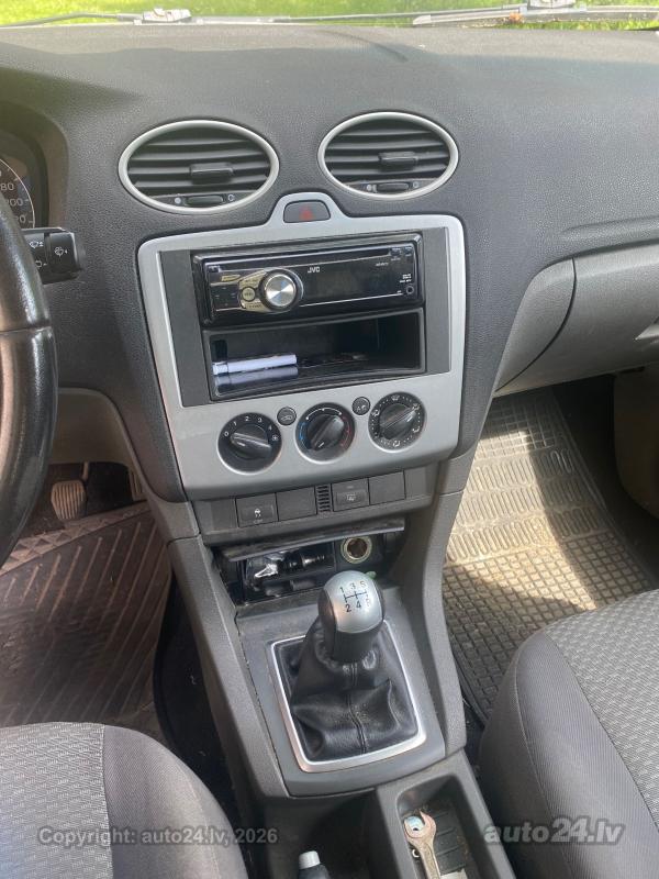 Melns Ford Focus 2005 Tallina, ar dzinēja tilpumu 1.60 L un nobraukumu 303 tūkst. km par 900 €, foto 10 vietnē AUTOMOTO.COM.LV