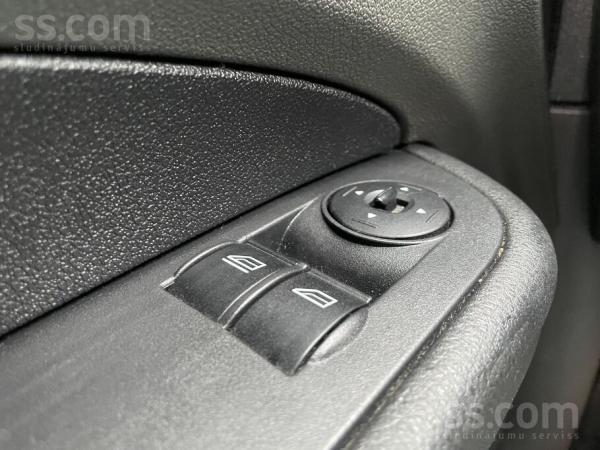 Melns Ford Focus 2006 Tukums, ar dzinēja tilpumu 1.60 L un nobraukumu 327 tūkst. km par 1200 €, foto 6 vietnē AUTOMOTO.COM.LV