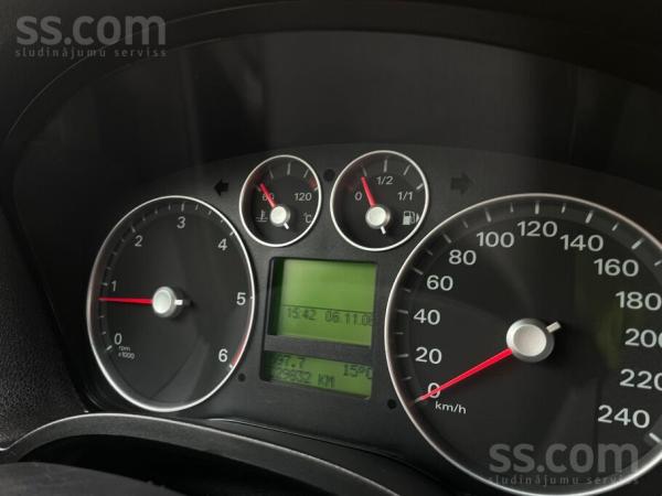 Melns Ford Focus 2006 Tukums, ar dzinēja tilpumu 1.60 L un nobraukumu 327 tūkst. km par 1200 €, foto 8 vietnē AUTOMOTO.COM.LV