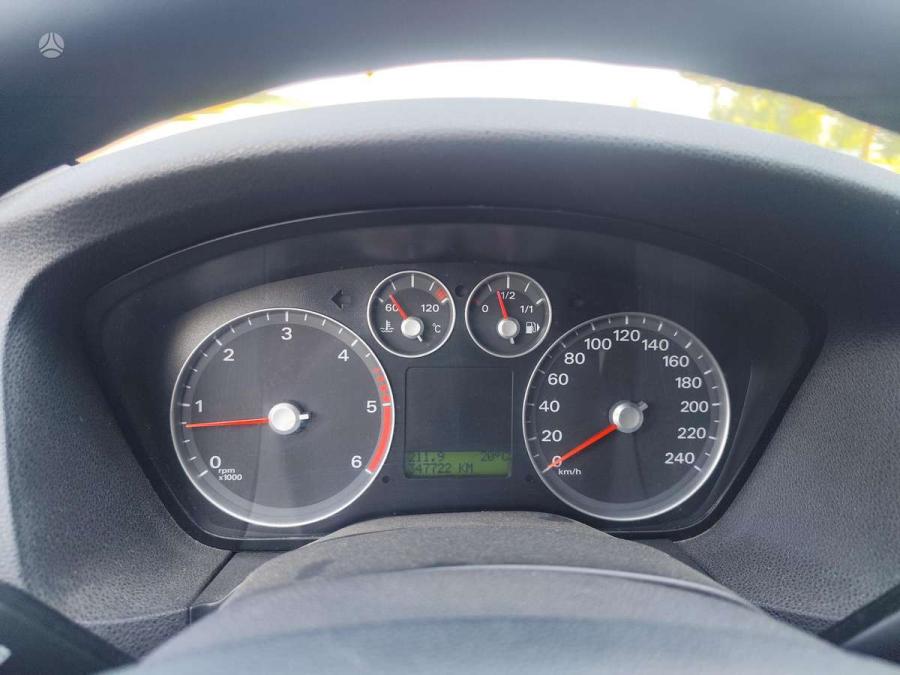 Melns Ford Focus 2006 Panevēža, ar dzinēja tilpumu 1.56 L un nobraukumu 265 tūkst. km par 999 €, foto 4 vietnē AUTOMOTO.COM.LV