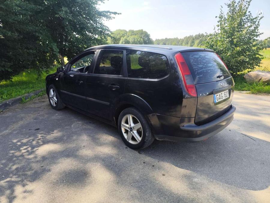 Melns Ford Focus 2006 Panevēža, ar dzinēja tilpumu 1.56 L un nobraukumu 265 tūkst. km par 999 €, foto 6 vietnē AUTOMOTO.COM.LV