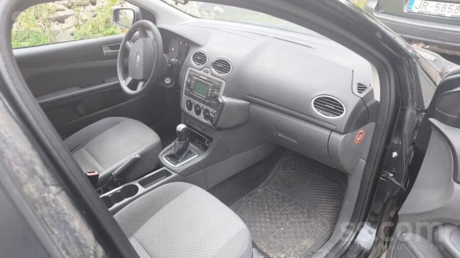 Melns Ford Focus 2006 Rīga, ar dzinēja tilpumu 1.60 L un nobraukumu 323 tūkst. km par 1500 €, foto 4 vietnē AUTOMOTO.COM.LV