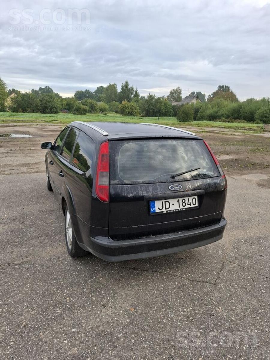Melns Ford Focus 2006 Dobele, ar dzinēja tilpumu 1.60 L un nobraukumu 325 tūkst. km par 1200 €, foto 5 vietnē AUTOMOTO.COM.LV