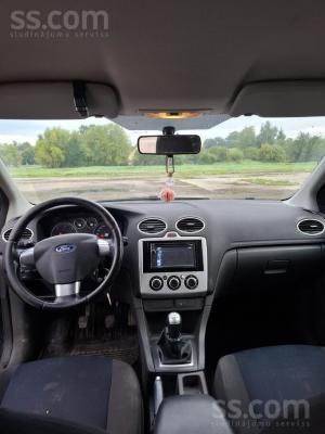 Melns Ford Focus 2006 Dobele, ar dzinēja tilpumu 1.60 L un nobraukumu 325 tūkst. km par 1200 €, foto 6 vietnē AUTOMOTO.COM.LV