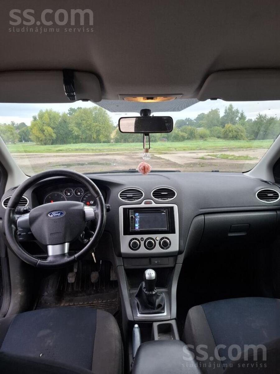 Melns Ford Focus 2006 Dobele, ar dzinēja tilpumu 1.60 L un nobraukumu 325 tūkst. km par 1200 €, foto 6 vietnē AUTOMOTO.COM.LV