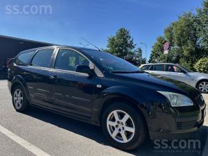 Melns Ford Focus 2007 Rīga, ar dzinēja tilpumu 1.60 L un nobraukumu 242 tūkst. km par 1500 €, foto  vietnē AUTOMOTO.COM.LV