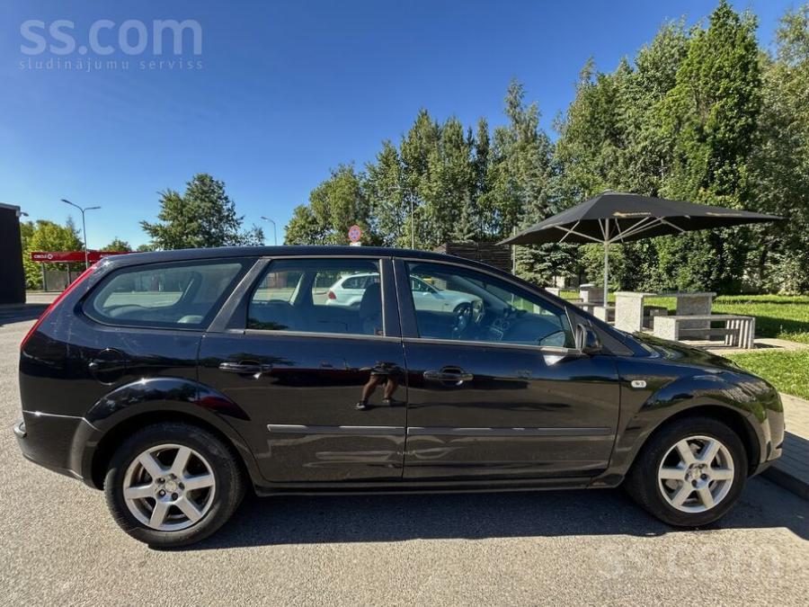 Black Ford Focus 2007 in Riga, with an engine capacity of 1.60 L and mileage of 242 thousand km for 1500 €, photo 5 on AUTOMOTO.COM.LV
