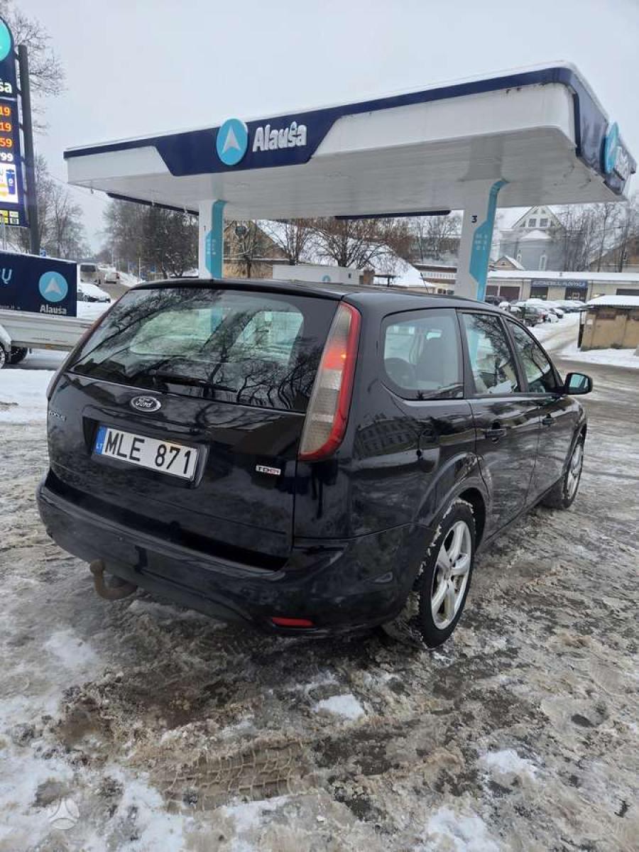 Black Ford Focus 2008 in Vilnius, with an engine capacity of 1.56 L and mileage of 278 thousand km for 1600 €, photo 12 on AUTOMOTO.COM.LV