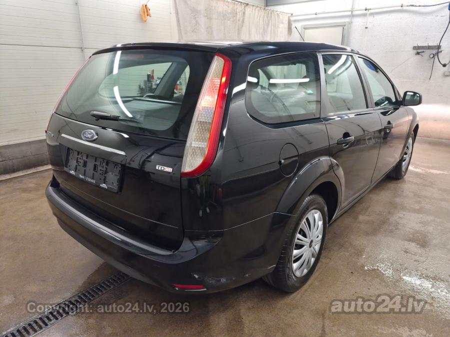 Melns Ford Focus 2008 Viljandi, ar dzinēja tilpumu 1.60 L un nobraukumu 256 tūkst. km par 2290 €, foto 12 vietnē AUTOMOTO.COM.LV