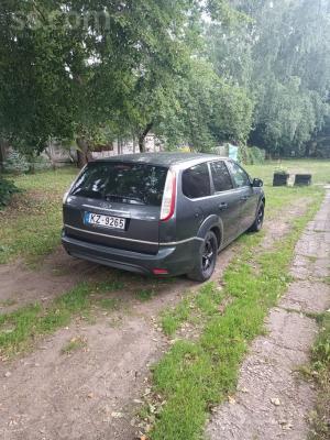 Melns Ford Focus 2008 Rīga, ar dzinēja tilpumu 1.60 L un nobraukumu 317 tūkst. km par 1200 €, foto  vietnē AUTOMOTO.COM.LV