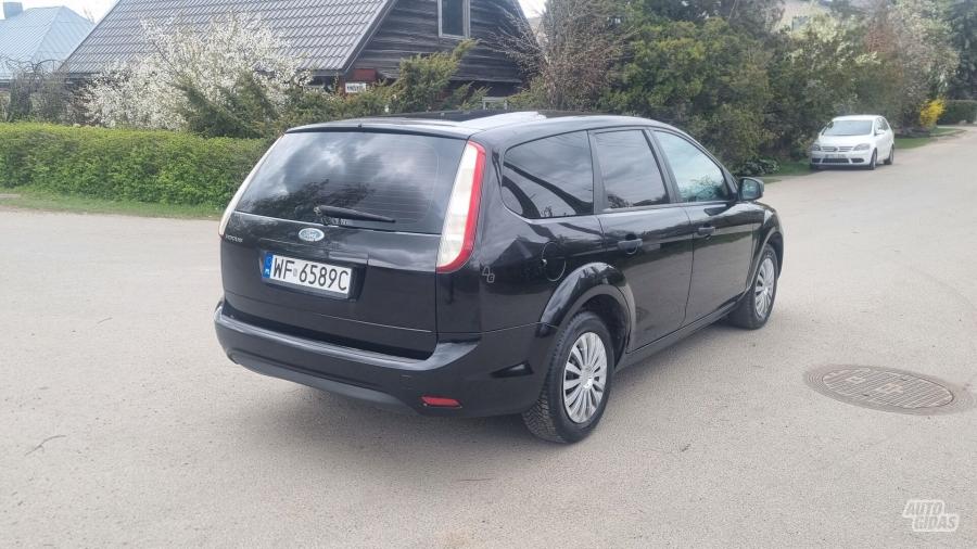 Melns Ford Focus 2009 Kauņa, ar dzinēja tilpumu 1.60 L un nobraukumu 396 tūkst. km par 2399 €, foto 4 vietnē AUTOMOTO.COM.LV