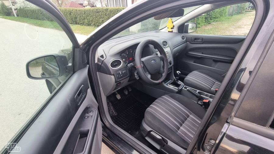Melns Ford Focus 2009 Kauņa, ar dzinēja tilpumu 1.60 L un nobraukumu 396 tūkst. km par 2399 €, foto 6 vietnē AUTOMOTO.COM.LV