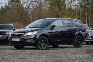 Melns Ford Focus 2009 Rīga, ar dzinēja tilpumu 1.60 L un nobraukumu 223 tūkst. km par 2590 €, foto  vietnē AUTOMOTO.COM.LV