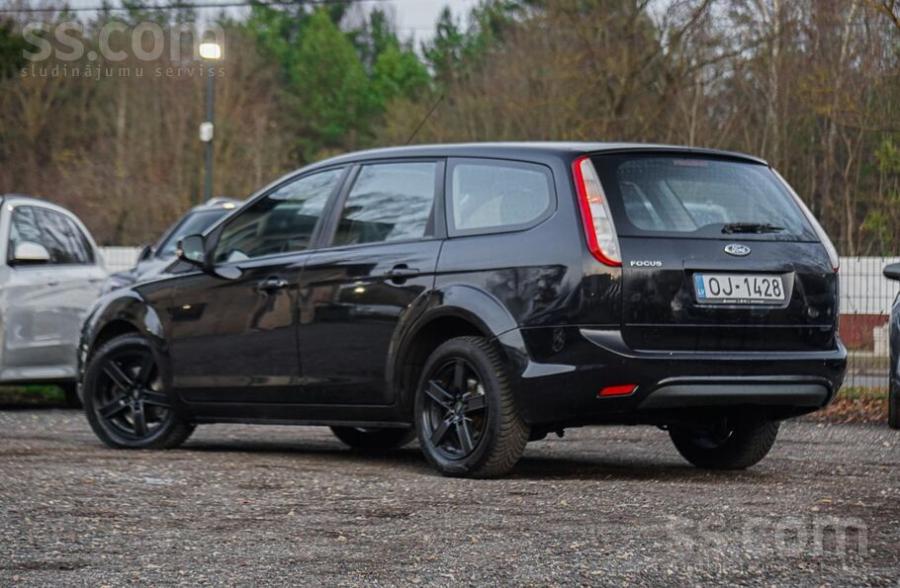 Melns Ford Focus 2009 Rīga, ar dzinēja tilpumu 1.60 L un nobraukumu 223 tūkst. km par 2590 €, foto 4 vietnē AUTOMOTO.COM.LV