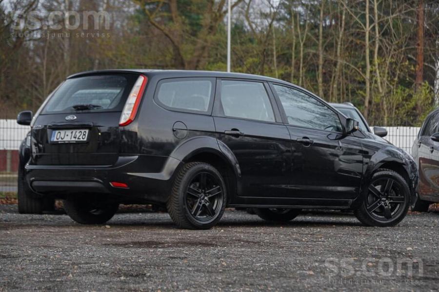 Melns Ford Focus 2009 Rīga, ar dzinēja tilpumu 1.60 L un nobraukumu 223 tūkst. km par 2590 €, foto 5 vietnē AUTOMOTO.COM.LV