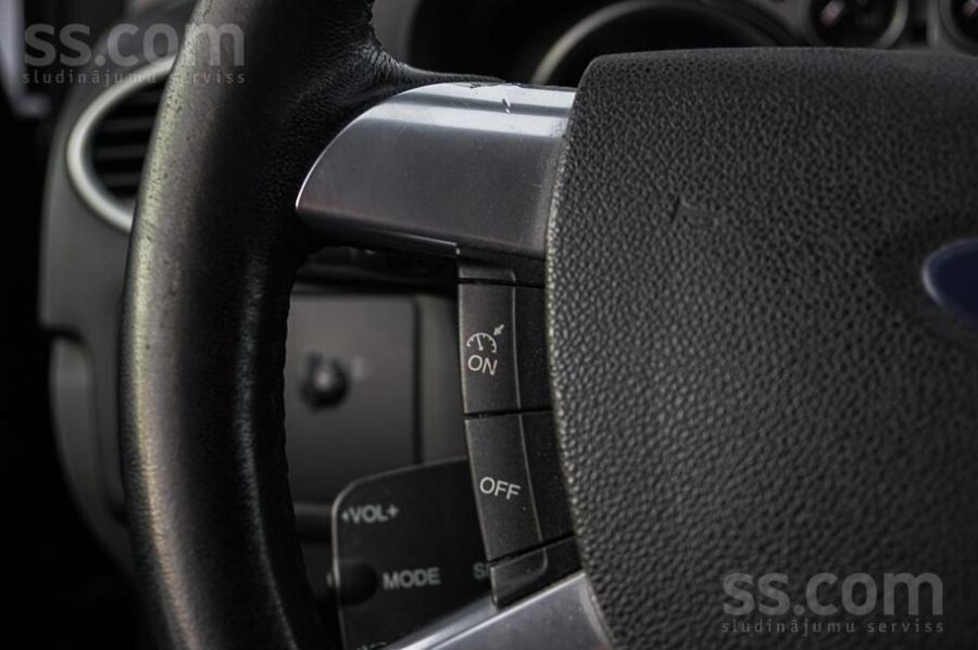 Melns Ford Focus 2009 Rīga, ar dzinēja tilpumu 1.60 L un nobraukumu 223 tūkst. km par 2590 €, foto 9 vietnē AUTOMOTO.COM.LV