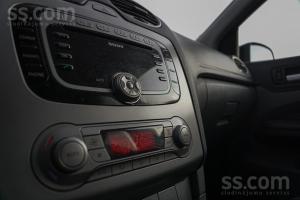 Melns Ford Focus 2009 Rīga, ar dzinēja tilpumu 1.60 L un nobraukumu 223 tūkst. km par 2590 €, foto 13 vietnē AUTOMOTO.COM.LV