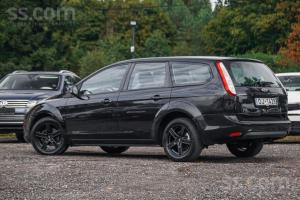 Black Ford Focus 2009 in Riga, with an engine capacity of 1.60 L and mileage of 223 thousand km for 1990 €, photo 4 on AUTOMOTO.COM.LV