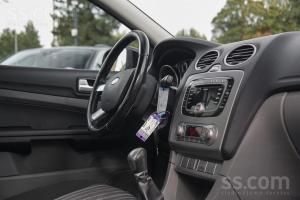 Black Ford Focus 2009 in Riga, with an engine capacity of 1.60 L and mileage of 223 thousand km for 1990 €, photo 7 on AUTOMOTO.COM.LV