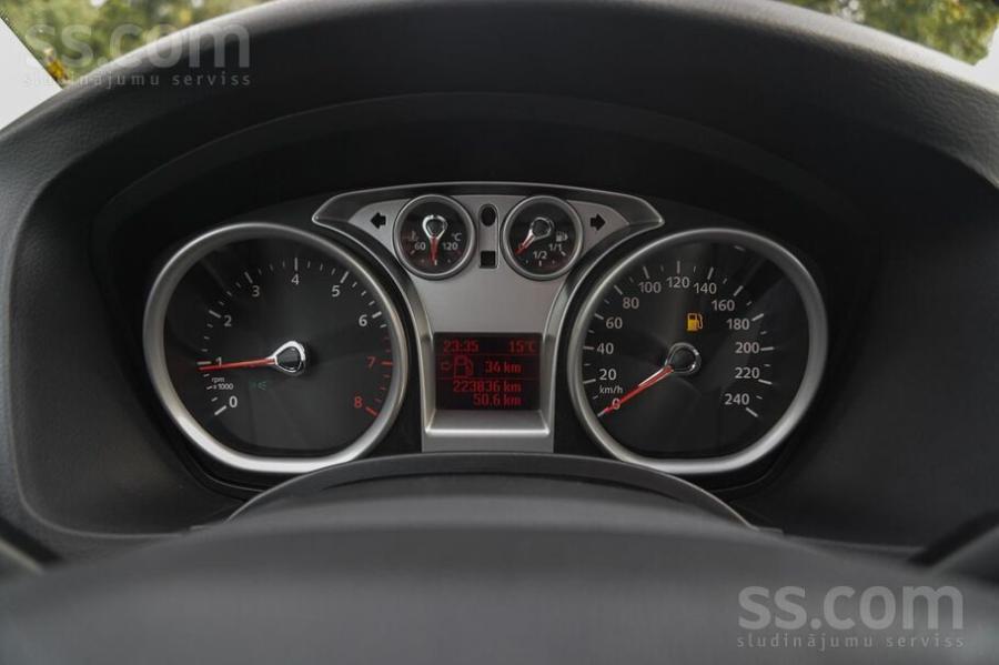 Black Ford Focus 2009 in Riga, with an engine capacity of 1.60 L and mileage of 223 thousand km for 1990 €, photo 12 on AUTOMOTO.COM.LV