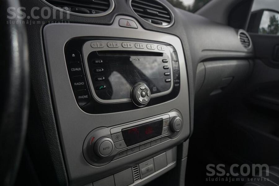 Black Ford Focus 2009 in Riga, with an engine capacity of 1.60 L and mileage of 223 thousand km for 1990 €, photo 14 on AUTOMOTO.COM.LV