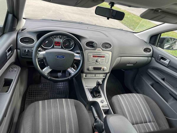 Melns Ford Focus 2009 Narva, ar dzinēja tilpumu 1.60 L un nobraukumu 320 tūkst. km par 999 €, foto 9 vietnē AUTOMOTO.COM.LV