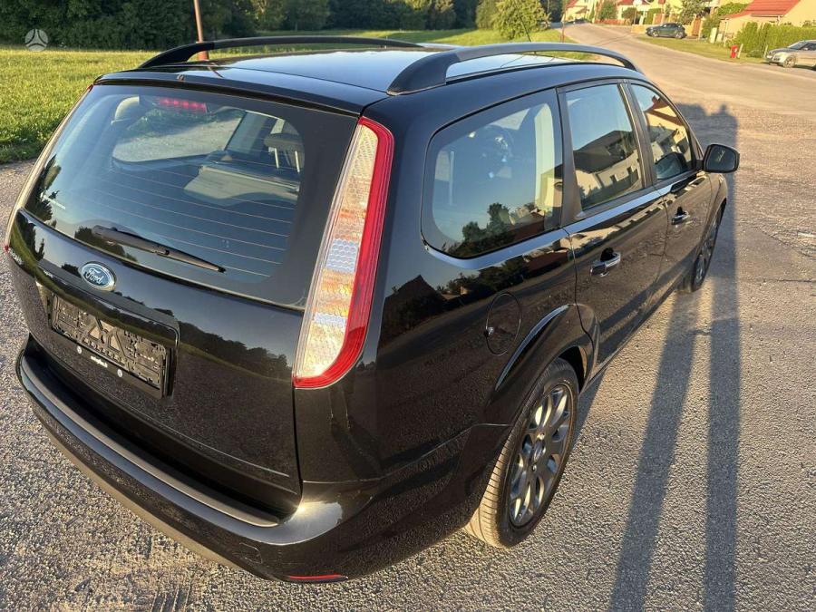Melns Ford Focus 2009 Šauļi, ar dzinēja tilpumu 1.60 L un nobraukumu 277 tūkst. km par 2550 €, foto 19 vietnē AUTOMOTO.COM.LV