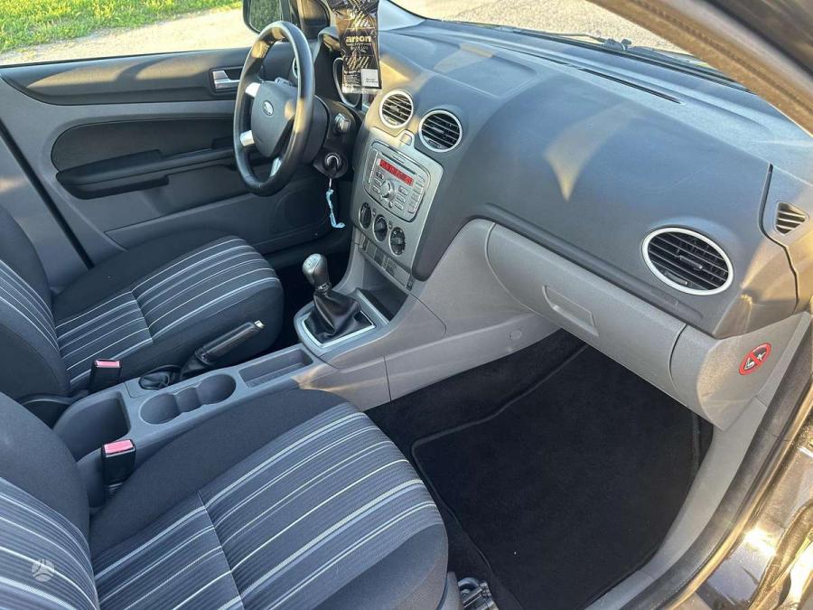 Melns Ford Focus 2009 Šauļi, ar dzinēja tilpumu 1.60 L un nobraukumu 277 tūkst. km par 2550 €, foto 23 vietnē AUTOMOTO.COM.LV