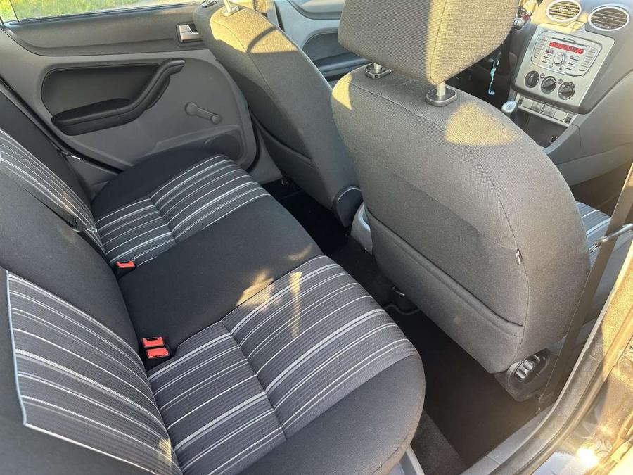 Melns Ford Focus 2009 Šauļi, ar dzinēja tilpumu 1.60 L un nobraukumu 277 tūkst. km par 2550 €, foto 25 vietnē AUTOMOTO.COM.LV