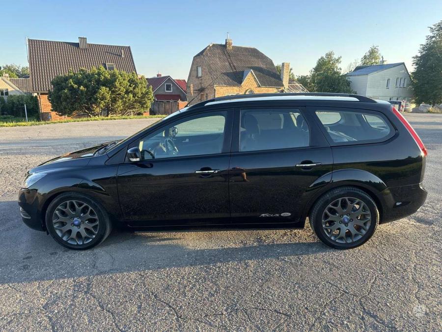 Melns Ford Focus 2009 Šauļi, ar dzinēja tilpumu 1.60 L un nobraukumu 277 tūkst. km par 2550 €, foto 5 vietnē AUTOMOTO.COM.LV
