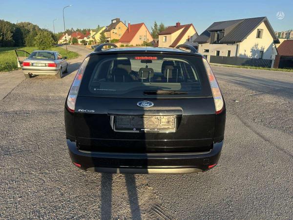 Melns Ford Focus 2009 Šauļi, ar dzinēja tilpumu 1.60 L un nobraukumu 277 tūkst. km par 2550 €, foto 7 vietnē AUTOMOTO.COM.LV