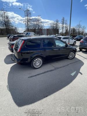 Black Ford Focus 2009 in Jelgava, with an engine capacity of 2.00 L and mileage of 366 thousand km for 1000 €, photo 6 on AUTOMOTO.COM.LV