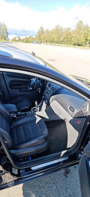 Black Ford Focus 2009 in Alytus, with an engine capacity of 1.56 L and mileage of 310 thousand km for 2100 €, photo 12 on AUTOMOTO.COM.LV