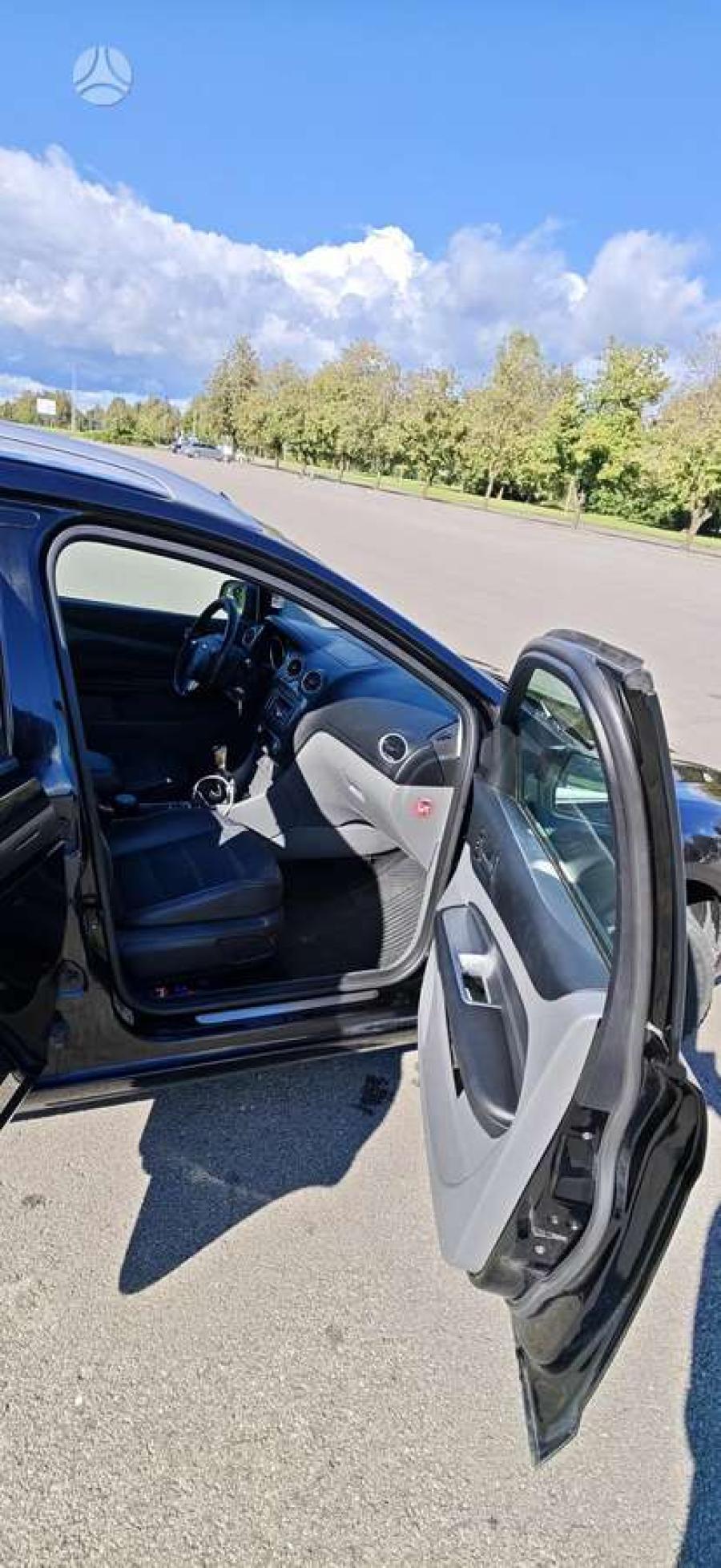 Black Ford Focus 2009 in Alytus, with an engine capacity of 1.56 L and mileage of 310 thousand km for 2100 €, photo 13 on AUTOMOTO.COM.LV