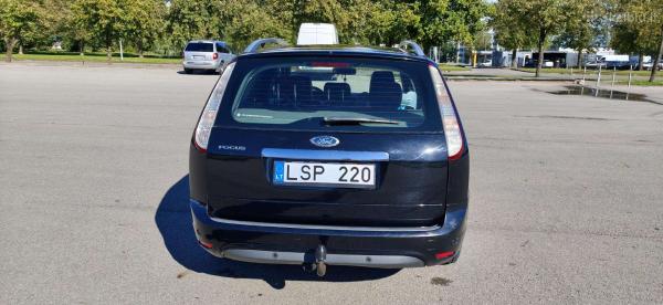 Ford Focus 2009 Alīta vietnē Melns Ford Focus 2009 Alīta, ar dzinēja tilpumu 1.60 L un nobraukumu 310 tūkst. km par 2100 €, foto 9 vietnē AUTOMOTO.COM.LV
