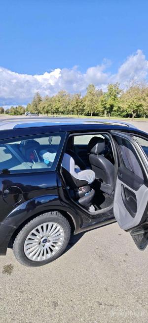 Black Ford Focus 2009 in Alytus, with an engine capacity of 1.60 L and mileage of 310 thousand km for 2100 €, photo 15 on AUTOMOTO.COM.LV