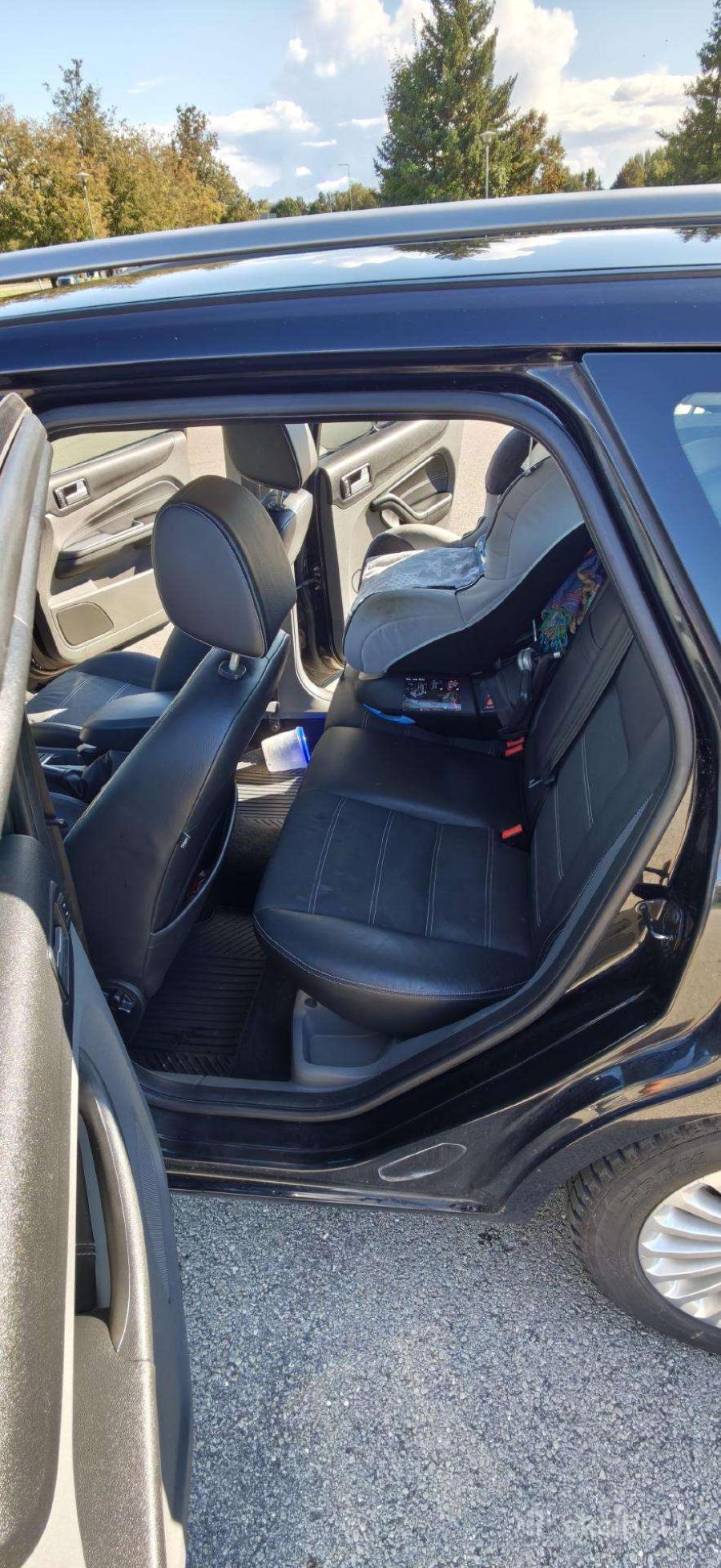 Black Ford Focus 2009 in Alytus, with an engine capacity of 1.60 L and mileage of 310 thousand km for 2100 €, photo 19 on AUTOMOTO.COM.LV