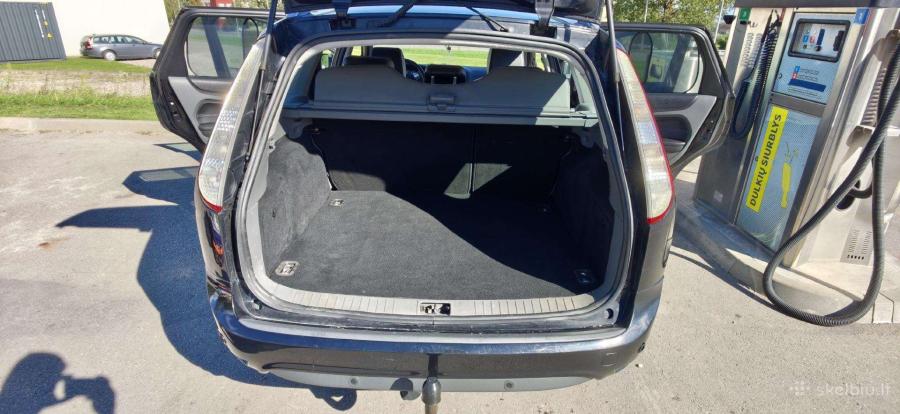 Black Ford Focus 2009 in Alytus, with an engine capacity of 1.60 L and mileage of 310 thousand km for 2100 €, photo 27 on AUTOMOTO.COM.LV