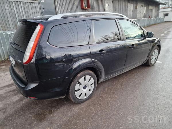 Black Ford Focus 2010 in Riga, with an engine capacity of 1.60 L and mileage of 334 thousand km for 1970 €, photo 5 on AUTOMOTO.COM.LV
