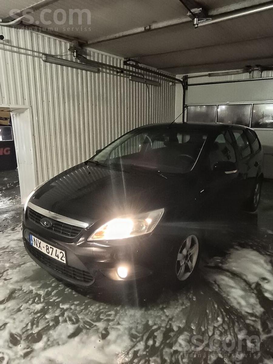 Black Ford Focus 2010 in Riga, with an engine capacity of 1.60 L and mileage of 512 thousand km for 2200 €, photo 1 on AUTOMOTO.COM.LV